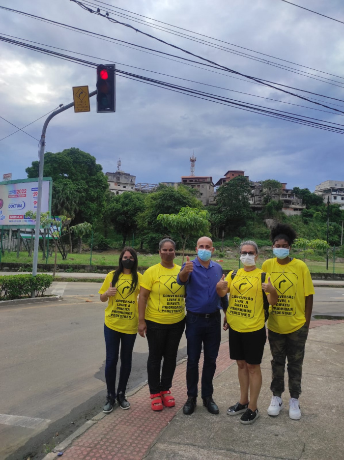 Conversão à direita: motoristas recebem orientações – Prefeitura de Vitória