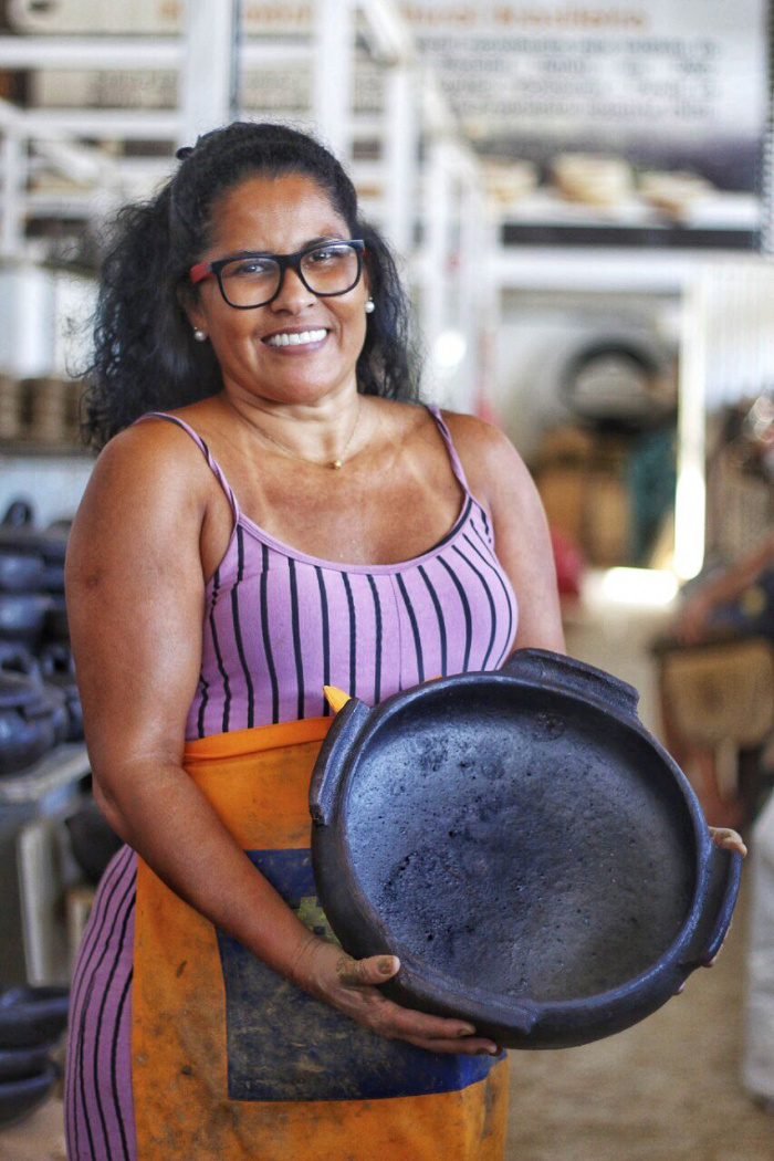 Dia da Mulher: história de Rejane, uma das paneleiras que mantêm ...